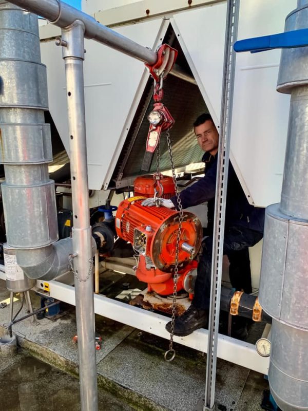 Heavy Equipment Movement: Control Heavy Loads with Chain & Lever Blocks